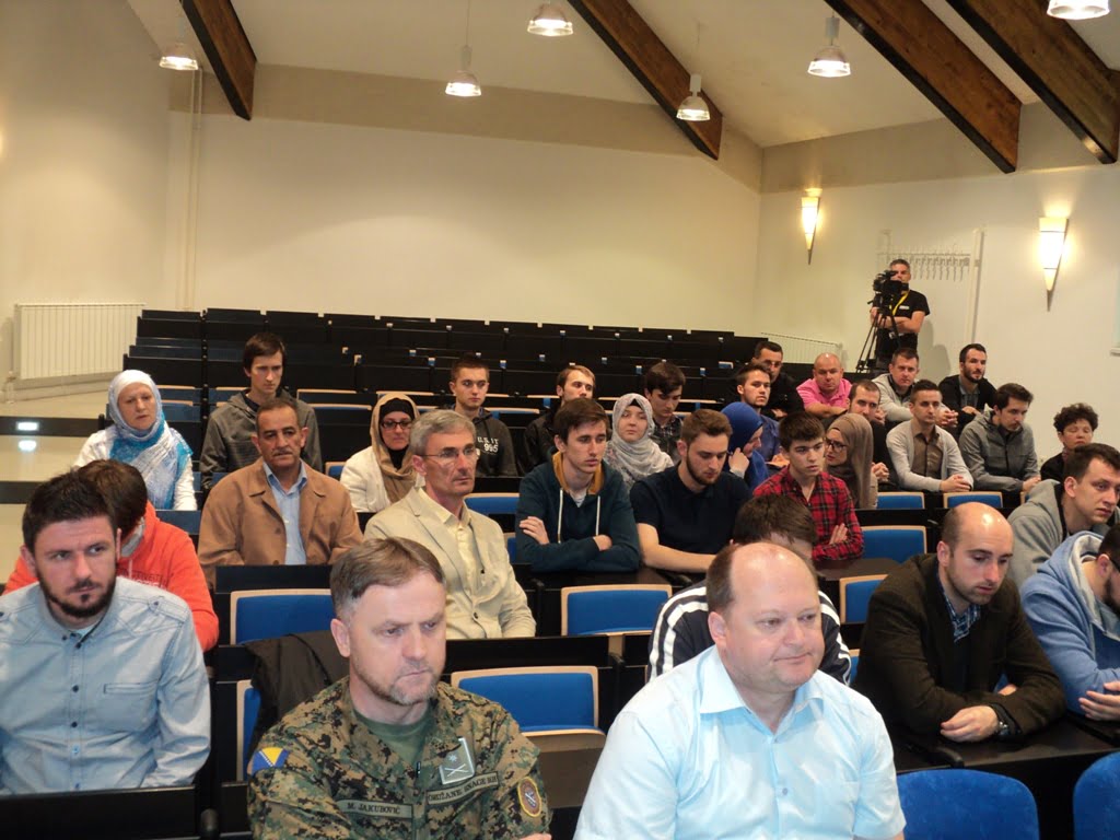 Muslimova zbirka hadisa promovirana u Tuzli - Medžlis Islamske ...