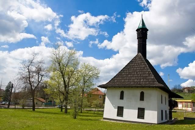 Započela rekonstrukcija krova Džindijske džamije - Medžlis Islamske ...